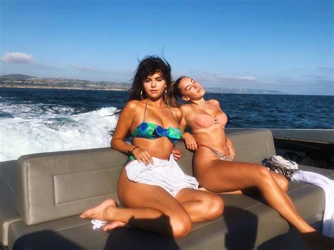 Selena Gomezs Feet