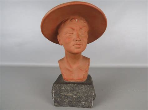 Decoratief Beeldje Van Een Jongen Kringwinkel