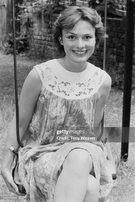 English Actress Lucy Gutteridge Sitting On A Swing Uk 23rd News
