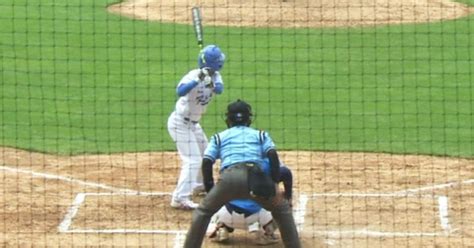 방망이를 든 여성들그냥 야구가 좋아요