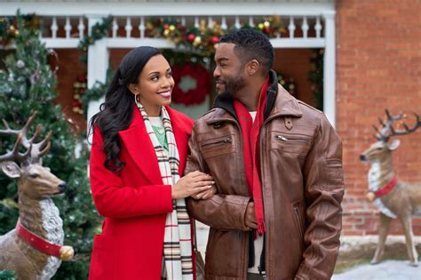 Why Hallmark Has No Plans To Include Christmas Movie Sex Scenes Us Weekly