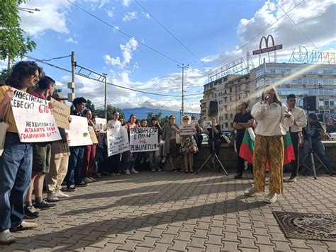 Студентката Ива Колева пред „Труд News” Намаляват държавните поръчки на много хора им се