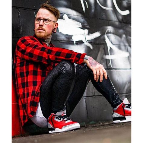 Jordan 4 Toro Bravo Outfit