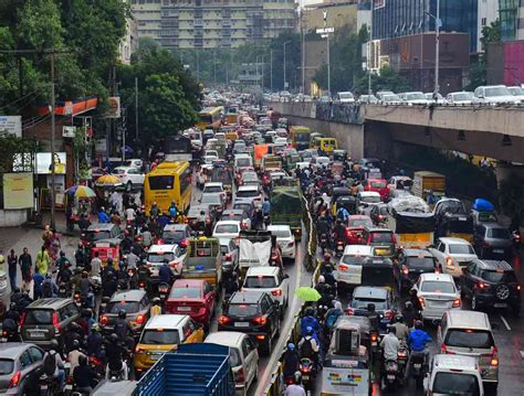 Heavy Rains Traffic Jam In Many Areas In Hyderabad Hydnow