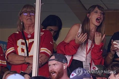 Nfl 선수 유니폼 판매에서도 팝스타 테일러 스위프트 효과 한국경제