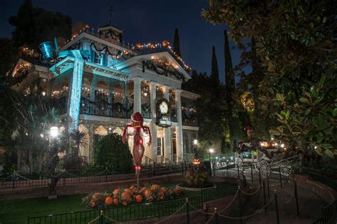 17 Reasons Disneyland Halloween Time Is The Best 2024 La Jolla Mom