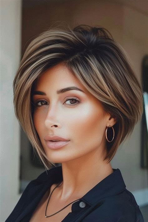 7 Trendsetting Short Haircuts For A Contemporary Vibe In 2024 Short