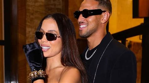 Anitta Assume Namoro Com Vinicius Souza Saiba Detalhes E Como Começou