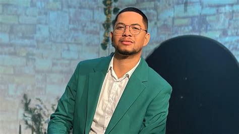 Brazilian Gospel Singer Collapses Dies During Performance Video