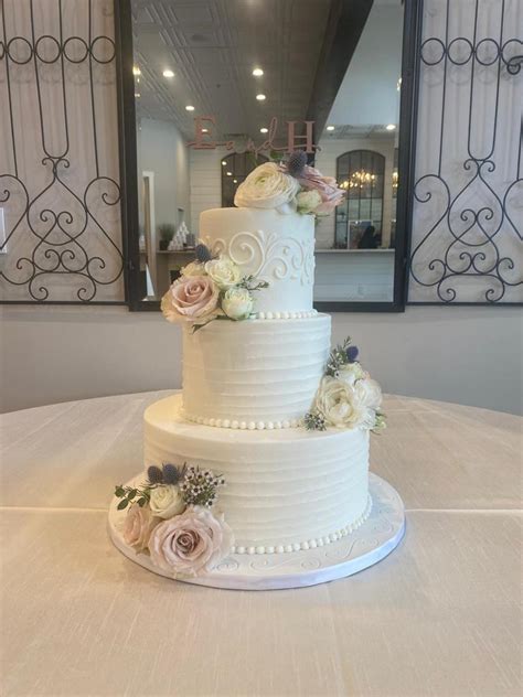 Wedding Cake Scrolls And Spatula