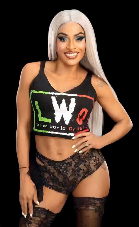 Pin By Steven Frohn On My Saves Wwe Girls Wwe Female Wrestlers
