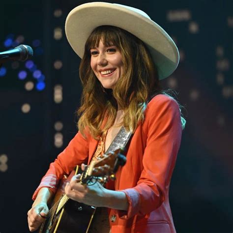 Molly Tuttle Shares Cover Of Noah Kahans ‘stick Season