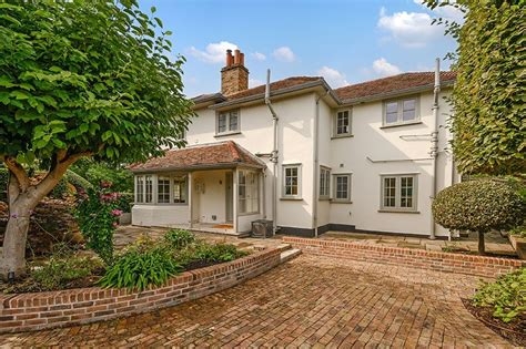 3 Bedrooms Esher Green Esher Hawksman