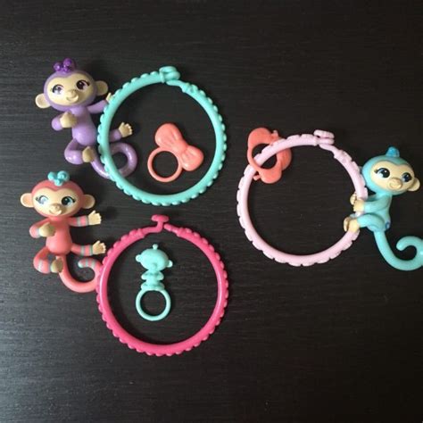 Today Is Fingerlingsfriday Introducing New Fingerlings Minis