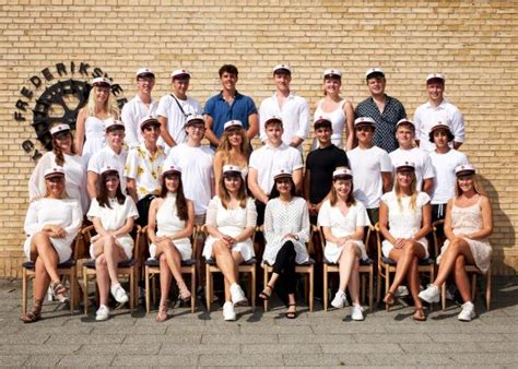 Festlig Fejring Af Studenter Frederiksværk Gymnasium Og Hf