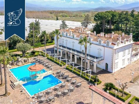 Luxury Villas With Pool For Sale In Santa Cecilia Campania Italy