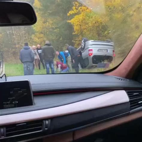 Ceļa Posmā Gardene Dobele Avarējusi Vieglā Automašīna Kurā Atradās