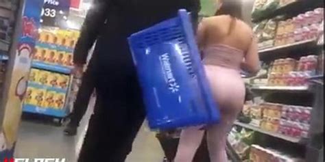 Fat Ass Hottie Likes To Show Off