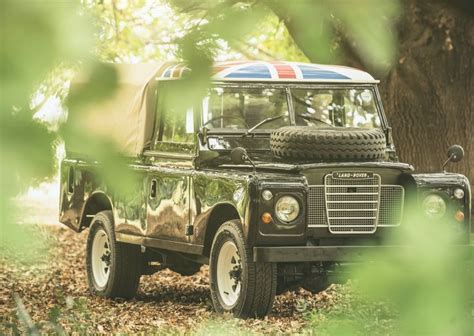 Custom Land Rover Defenders Artofit