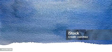 파란색 수채화 브러시 스트로크 배너 찢어진 가장자리를 가진 추상 예술 아쿠아렐레 질감 페인트에 대한 스톡 사진 및 기타 이미지 페인트 그리기 깊은 Istock