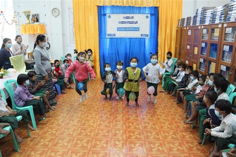 ၇၅ နှစ်မြောက် စိန်ရတုပြည်ထောင်စုနေ့ကို ကြိုဆိုဂုဏ်ပြုသောအားဖြင့် ပြည