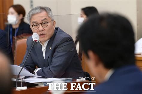 경찰 최강욱 압수수색한동훈 개인정보 유출 의혹 사회 기사 더팩트