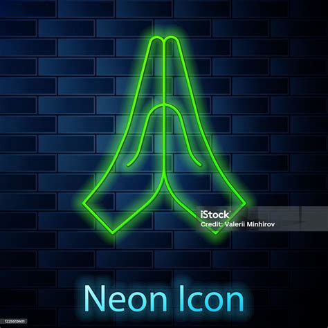 빛나는 네온 라인 벽돌 벽 배경에 고립 된 기도 위치 아이콘에 손 신앙과 소망으로 하나님께 기도하십시오 벡터 일러스트레이션 교회에 대한 스톡 벡터 아트 및 기타 이미지