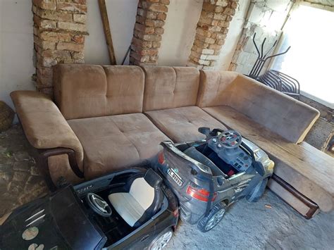 Продавам ъглов диван гр Плевен Идеален център • Olx Bg