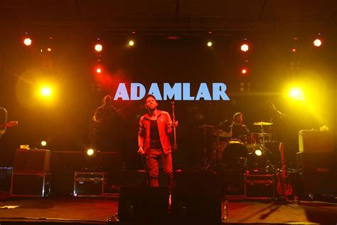 Adamlar Kimdir Solisti ve Grup Üyeleri Hakkında