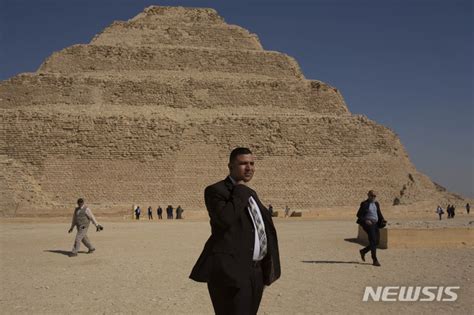 14년 복원 공사 끝에 이집트 최초 피라미드 재개장