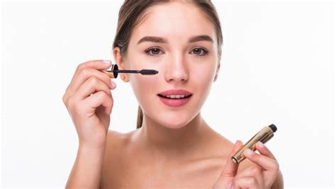7 Cara Mendapatkan Hasil Makeup Yang Flawless Dan Awet Seharian Mudah