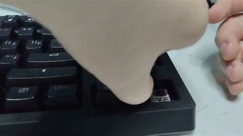 КАК СМАЗАТЬ СВИТЧИ НА МЕХАНИЧЕСКОЙ КЛАВИАТУРЕ БЕЗ ПАЙКИ И РАЗБОРА Youtube