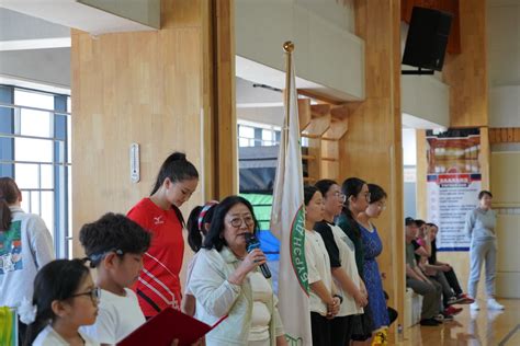 Үй Цай сургуулийн I V ангиудын эцэг эхчүүдийн дунд Волейбол” ын тэмцээнийг зохион байгууллаа