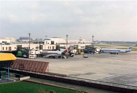 12 Classic Pictures Of London Heathrow In The 1980s Airport Spotting