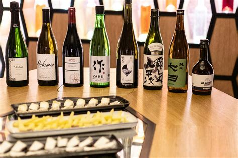 온라인으로 파리 와인과 치즈 시음 예약하기