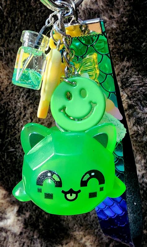 Handmade Aphmau Celestial Emerald Cat Keychain With Wristlet Etsy