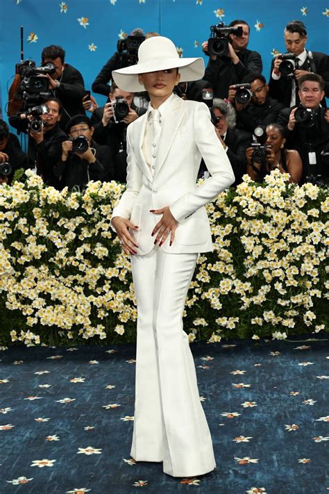 Gala Met 2025 Zendaya Y El Homenaje A Bianca Jagger Con El Traje De