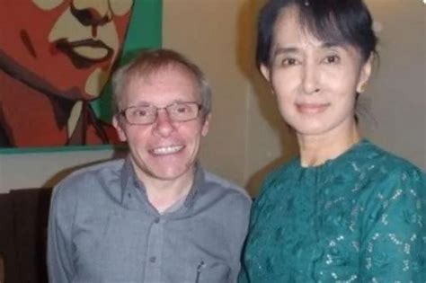 နိုင်ငံတော်အတိုင်ပင်ခံပုဂ္ဂိုလ် ဒေါ်အောင်ဆန်းစုကြည်နှင့် မစ္စတာရှောင်တာနယ်လ်အပါအဝင် ၅ ဦးကို ထောင