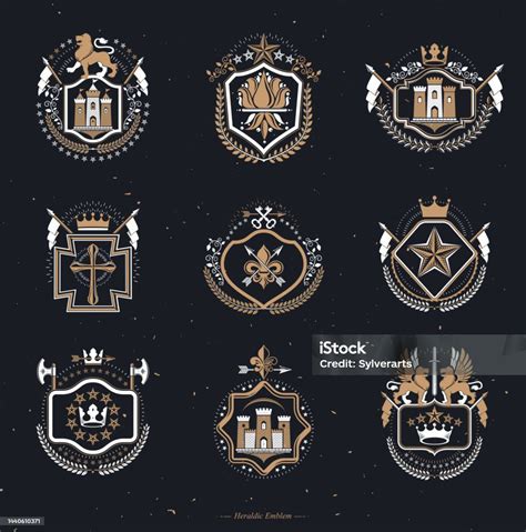 벡터 요소의 빈티지 복고풍 디자인 양식에 일치 시키는 문장 레이블 설정 합니다 상징적인 그림 컬렉션 중세 요새 군주 크라운 십자가와 병기로 구성 문장에 대한 스톡 벡터 아트