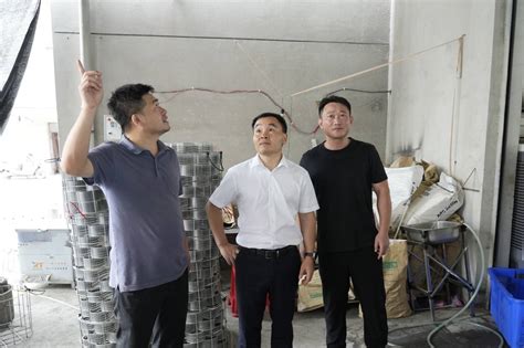 压紧压实主体责任 持续强化安全管理 黄胜可以“四不两直”方式督查安全生产