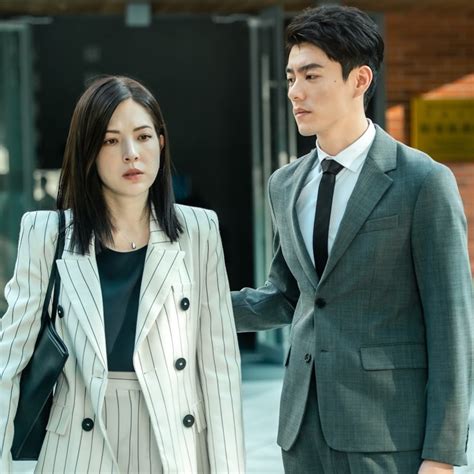 Netflix懸疑台劇《她和她的她》2022上線！許瑋甯醒來穿越平行時空？吳慷仁化身恐怖總裁與賈靜雯再續前緣 Bella Tw儂儂