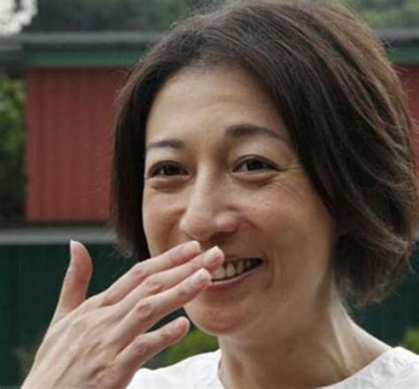 成龍私生女吳卓林，「小龍女」和「龍太子」房祖名座駕沒法比 每日頭條