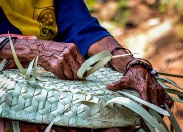 8 Bahan Kerajinan Anyaman Indonesia Dan Ragam Produk Uniknya