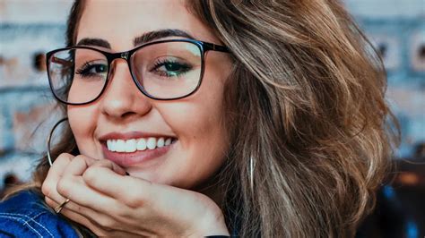 Tips For First Time Glasses Wearers Manlykicks