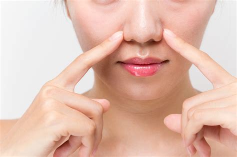 【医師監修】鼻の毛穴が黒ずむ原因は？適切な対処法と間違ったセルフケアを紹介｜ル・マイルド｜健栄製薬