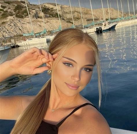 Blonde In Barcelona R Altblonde