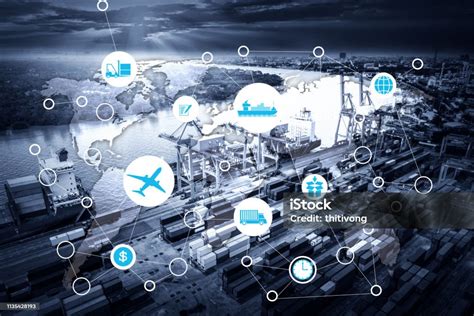 배경에 물류 네트워크 분포가 있는 세계지도 빠른 또는 즉시 선적 전세계 온라인 상품 주문의 개념을 위한 정면 물류 산업 콘테이너 화물 화물 선박에 있는 로지스틱 및 수송