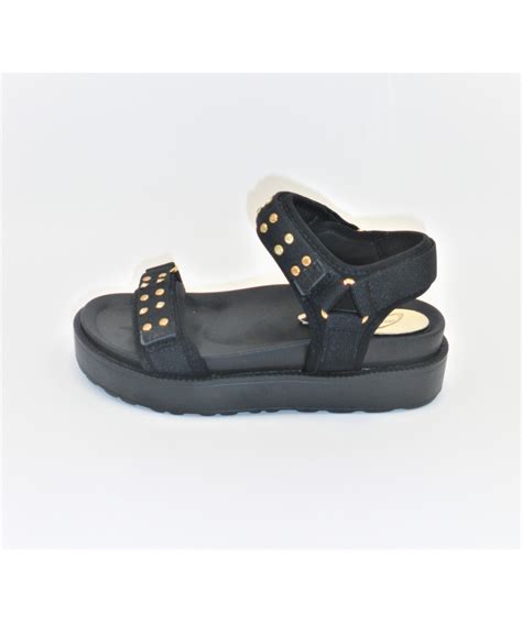 Γυναικειες μπλουζες μπουφαν παντελονια Sneakers μποτακια γοβες πλεκτα