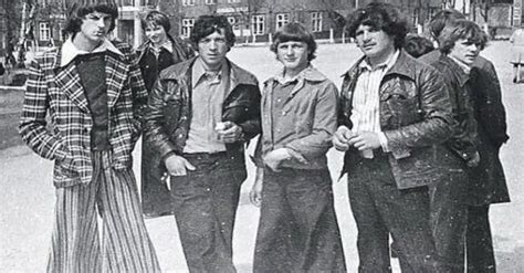 Взрывные 70 е Mогда былu молоды нашu бабушкu U дедушкu Чем жuлu чmо волновало как одевалuсь