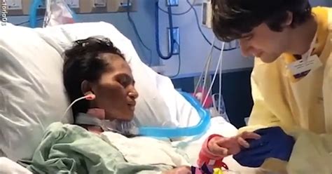 Câu Chuyện đằng Sau Màn Cầu Hôn Trong Phòng Icu